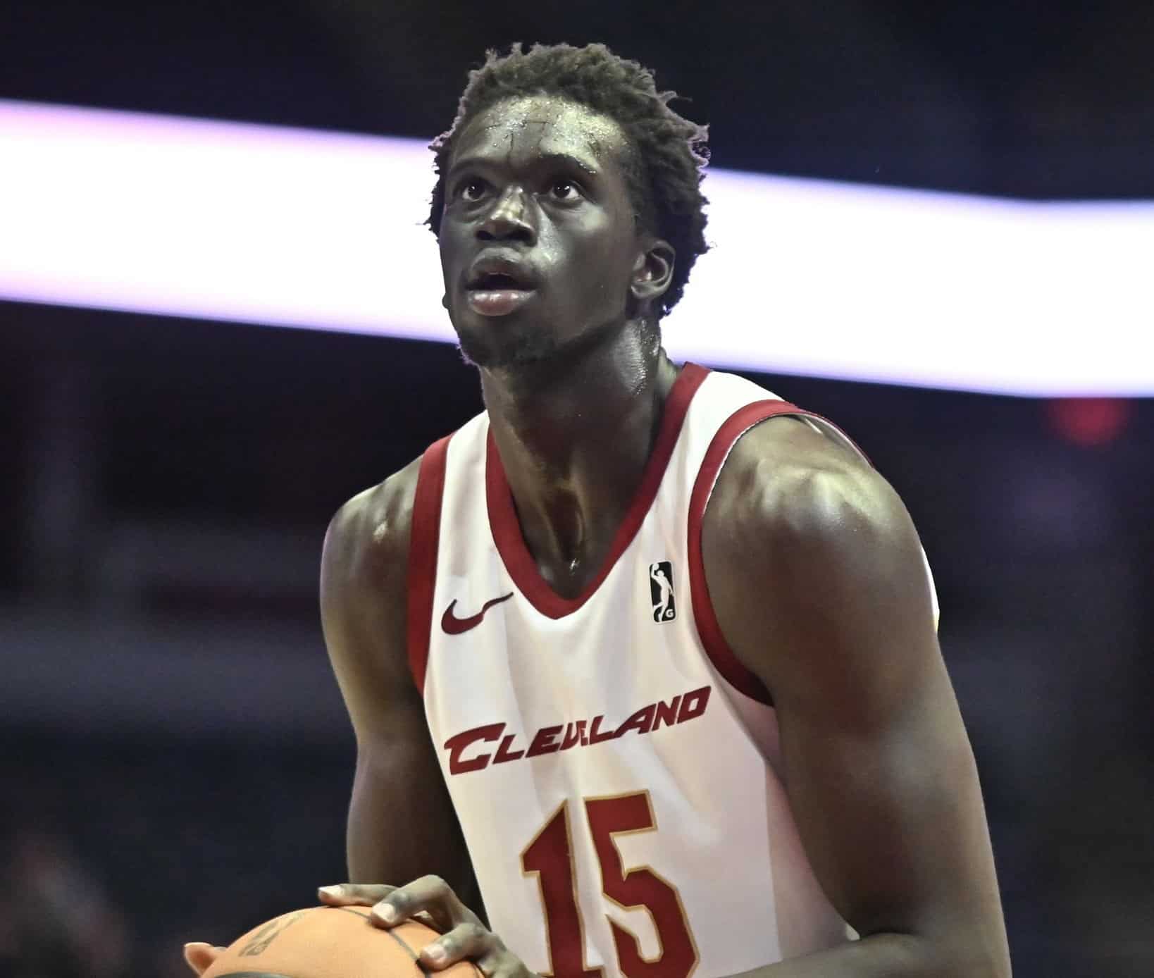 Thor makes most out of life as two-way pro player, scores 18 in G ...