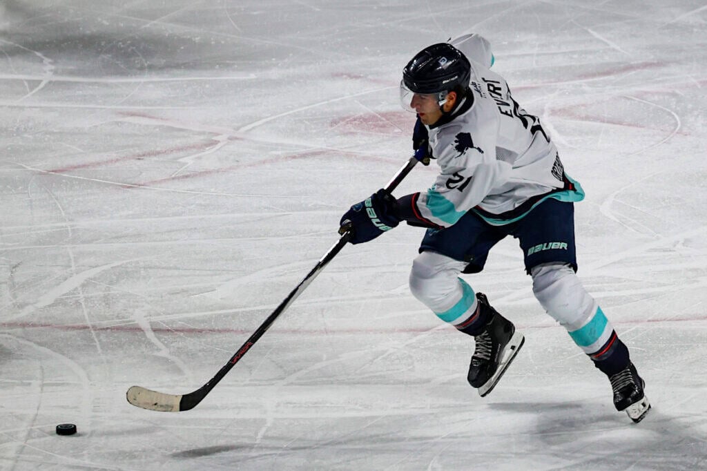 Minnesota wallops Wolverines 9-2 to spoil Anchorage's home opener ...