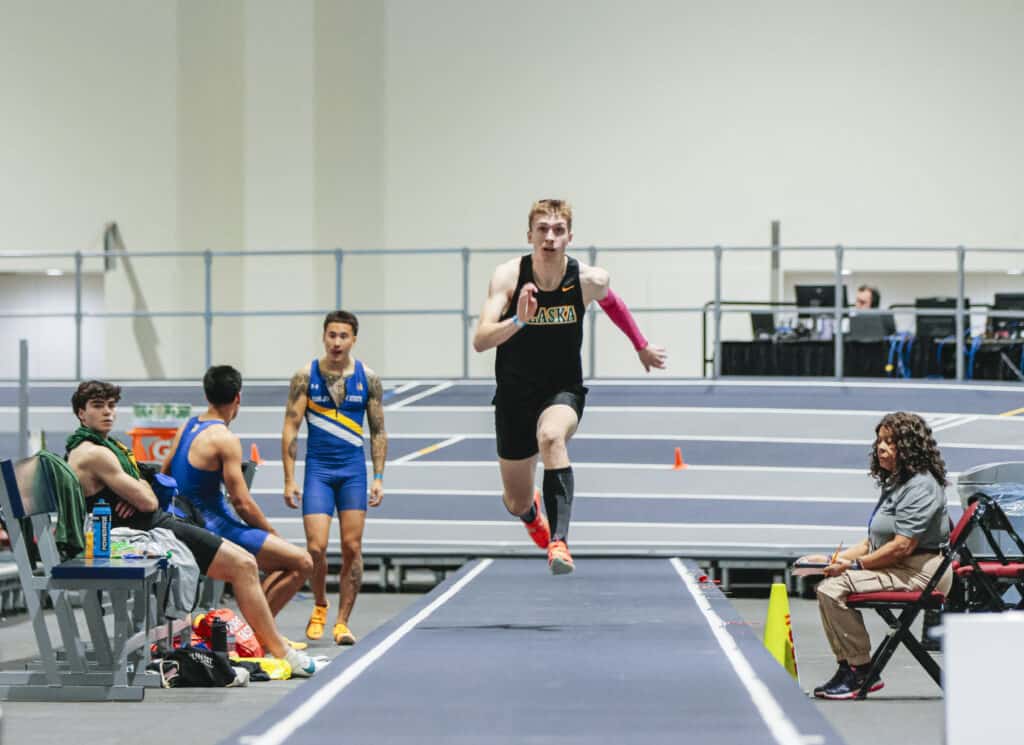 Drake, Dittman post top-10 marks in UAA debut; Castillo dips under 1K ...